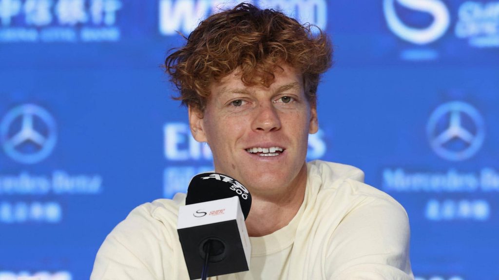 La off-season di Sinner: famiglia, sci, Laila, preparazione. Poi si ...