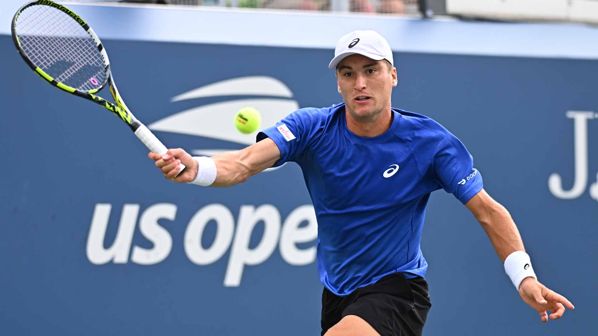 Chi è Raphael Collignon, il nuovo volto del tennis belga che oggi sfida Berrettini in Coppa ...